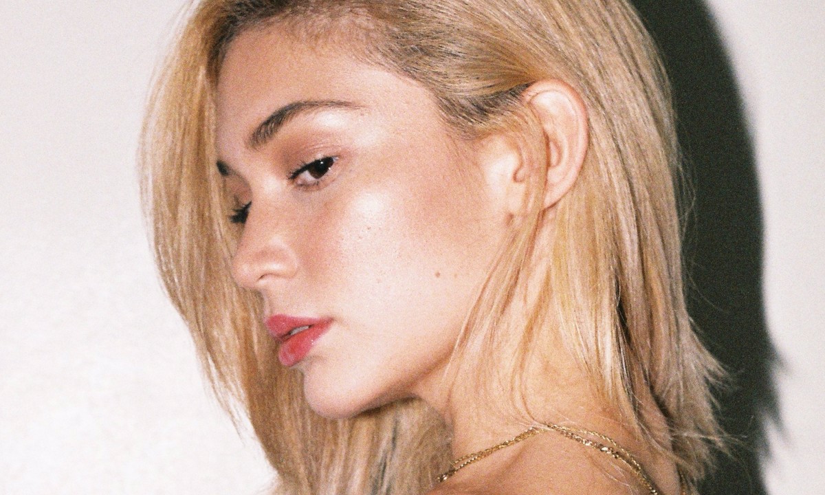 Jess Connelly on Landing in Showbiz & Making Smooth, Homegrown R&B | TIDAL Magazine